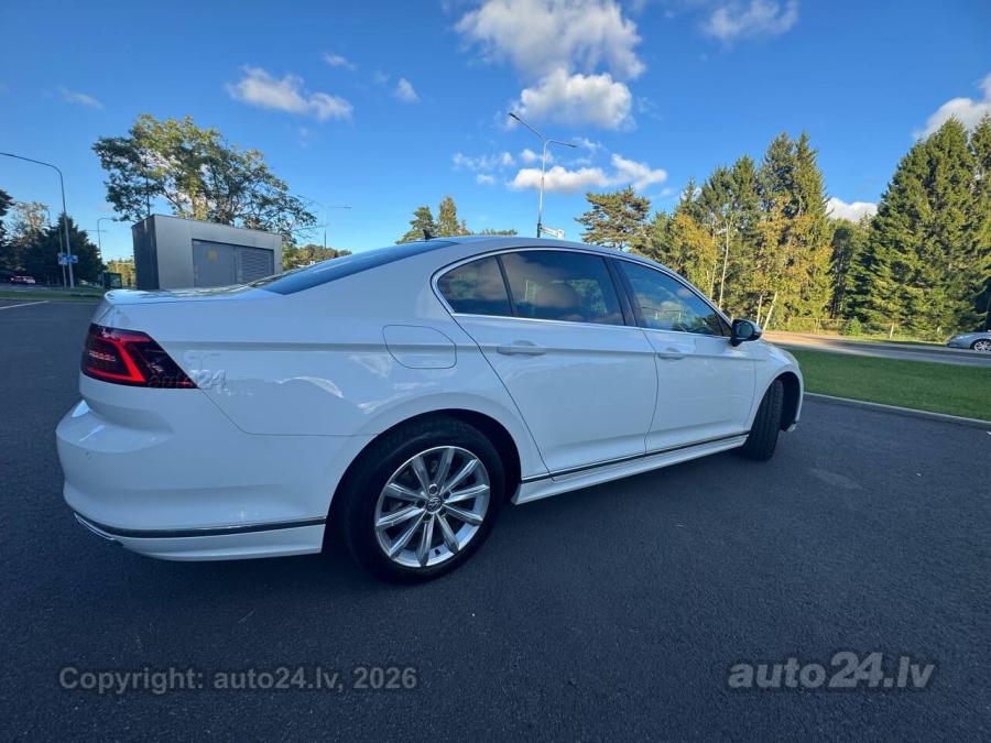White Volkswagen Passat 2019 in Tallinn, with an engine capacity of 2.00 L and mileage of 152 thousand km for 17500 €, photo 3 on AUTOMOTO.COM.LV