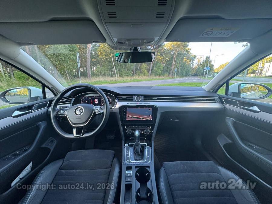 White Volkswagen Passat 2019 in Tallinn, with an engine capacity of 2.00 L and mileage of 152 thousand km for 17500 €, photo 5 on AUTOMOTO.COM.LV