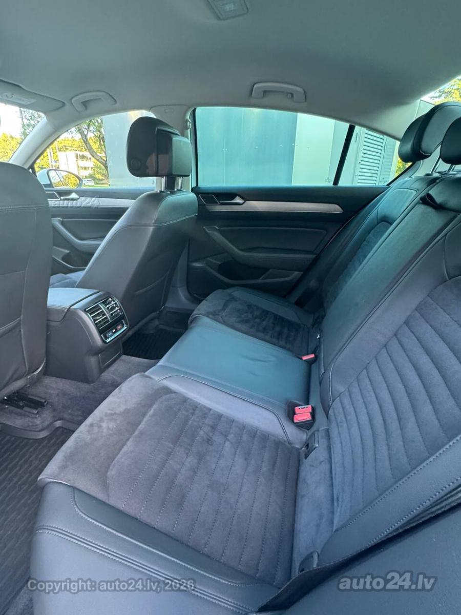 White Volkswagen Passat 2019 in Tallinn, with an engine capacity of 2.00 L and mileage of 152 thousand km for 17500 €, photo 7 on AUTOMOTO.COM.LV