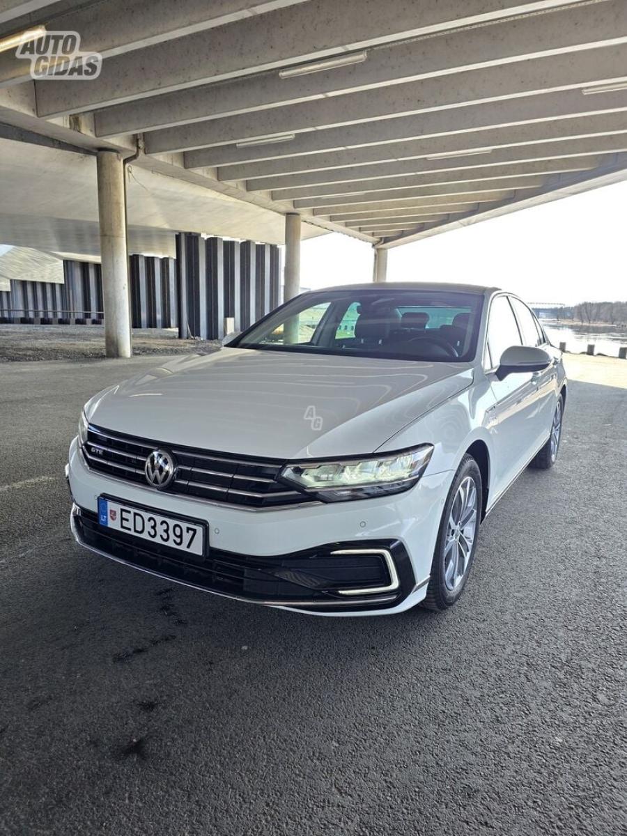 White Volkswagen Passat 2020 in Kaunas, with an engine capacity of 1.40 L and mileage of 62 thousand km for 21750 €, photo 4 on AUTOMOTO.COM.LV
