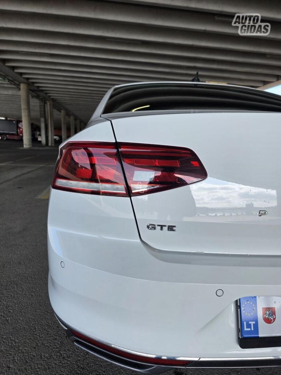 White Volkswagen Passat 2020 in Kaunas, with an engine capacity of 1.40 L and mileage of 62 thousand km for 21750 €, photo 10 on AUTOMOTO.COM.LV
