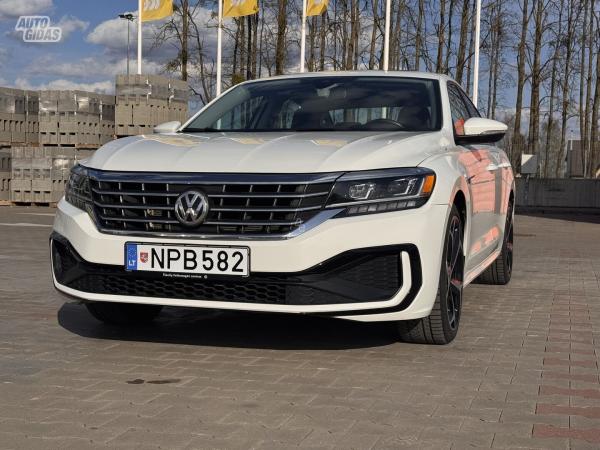 White Volkswagen Passat 2020 in Kaunas, with an engine capacity of 2.00 L and mileage of 100 thousand km for 16500 €, photo 6 on AUTOMOTO.COM.LV