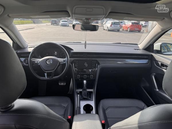 White Volkswagen Passat 2020 in Kaunas, with an engine capacity of 2.00 L and mileage of 100 thousand km for 16500 €, photo 10 on AUTOMOTO.COM.LV