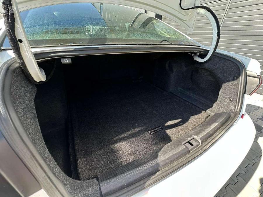 Balts Volkswagen Passat 2020 Klaipėda, ar dzinēja tilpumu 2.00 L un nobraukumu 80 tūkst. km par 14000 €, foto 17 vietnē AUTOMOTO.COM.LV