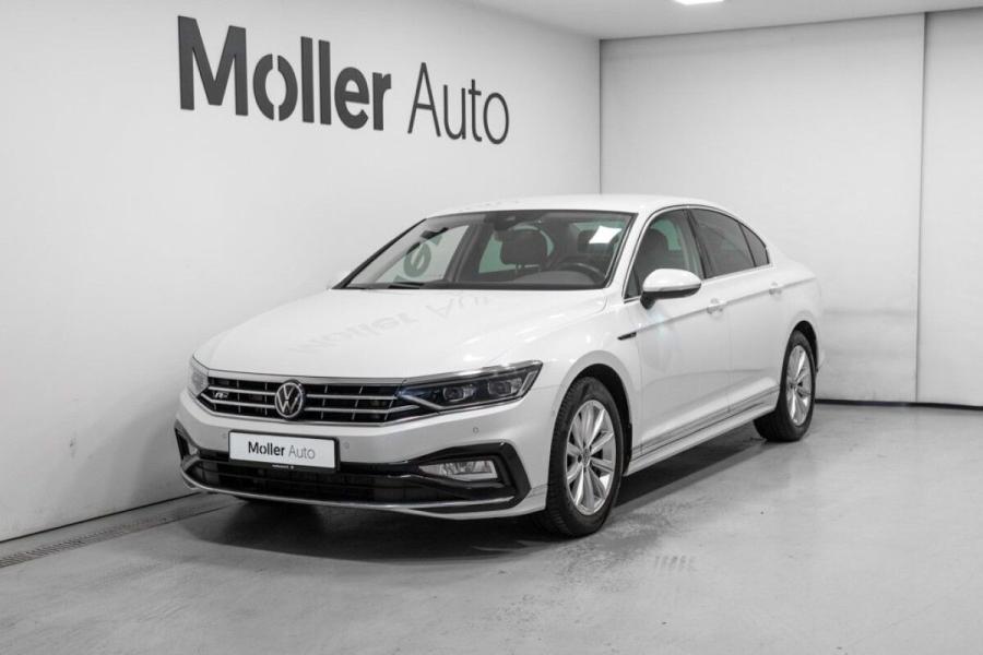 White Volkswagen Passat 2021 in Vilnius, with an engine capacity of 1.50 L and mileage of 84 thousand km for 21900 €, photo 1 on AUTOMOTO.COM.LV