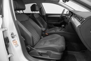 White Volkswagen Passat 2021 in Vilnius, with an engine capacity of 1.50 L and mileage of 84 thousand km for 21900 €, photo 8 on AUTOMOTO.COM.LV