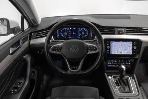 White Volkswagen Passat 2021 in Vilnius, with an engine capacity of 1.50 L and mileage of 84 thousand km for 21900 €, photo 12 on AUTOMOTO.COM.LV