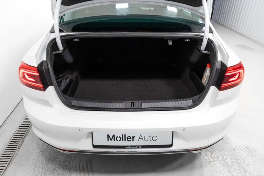 White Volkswagen Passat 2021 in Vilnius, with an engine capacity of 1.50 L and mileage of 84 thousand km for 21900 €, photo 21 on AUTOMOTO.COM.LV
