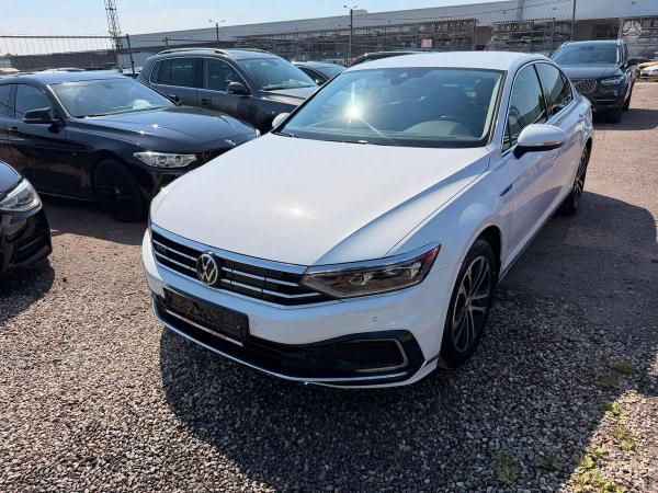 Balts Volkswagen Passat 2021 Kauņa, ar dzinēja tilpumu 1.40 L un nobraukumu 110 tūkst. km par 17999 €, foto 3 vietnē AUTOMOTO.COM.LV