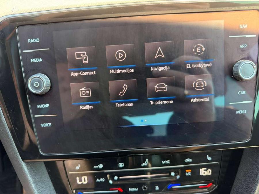 Balts Volkswagen Passat 2021 Kauņa, ar dzinēja tilpumu 1.40 L un nobraukumu 110 tūkst. km par 17999 €, foto 21 vietnē AUTOMOTO.COM.LV