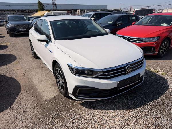 Balts Volkswagen Passat 2021 Kauņa, ar dzinēja tilpumu 1.40 L un nobraukumu 110 tūkst. km par 17999 €, foto 3 vietnē AUTOMOTO.COM.LV