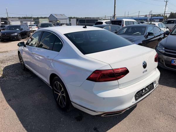Balts Volkswagen Passat 2021 Kauņa, ar dzinēja tilpumu 1.40 L un nobraukumu 110 tūkst. km par 17999 €, foto 4 vietnē AUTOMOTO.COM.LV