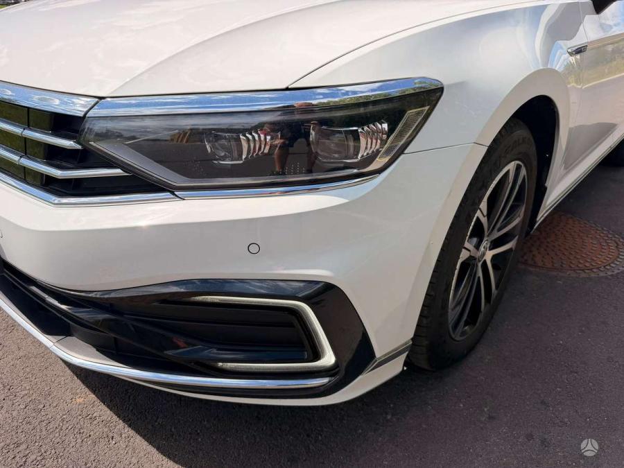 Balts Volkswagen Passat 2021 Kauņa, ar dzinēja tilpumu 1.40 L un nobraukumu 110 tūkst. km par 17950 €, foto 12 vietnē AUTOMOTO.COM.LV