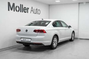 White Volkswagen Passat 2022 in Vilnius, with an engine capacity of 1.50 L and mileage of 111 thousand km for 18500 €, photo 4 on AUTOMOTO.COM.LV
