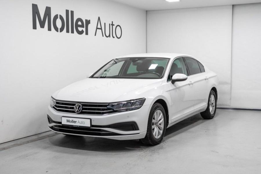 White Volkswagen Passat 2022 in Vilnius, with an engine capacity of 1.50 L and mileage of 111 thousand km for 18500 €, photo 1 on AUTOMOTO.COM.LV