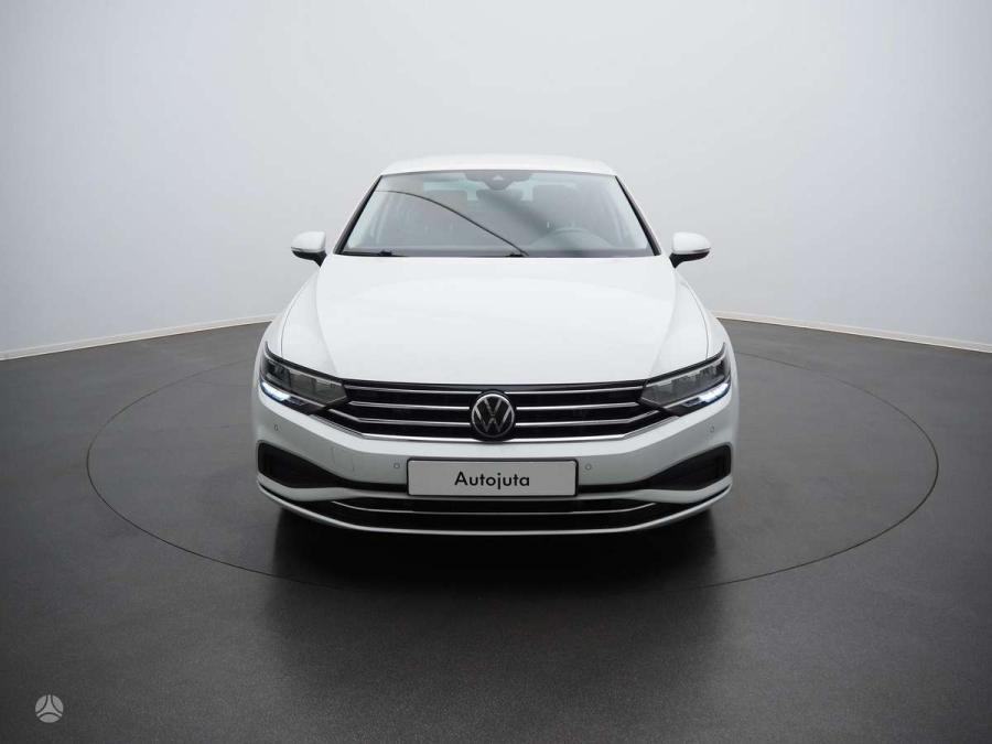 Balts Volkswagen Passat 2022 Viļņa, ar dzinēja tilpumu 1.50 L un nobraukumu 85 tūkst. km par 16600 €, foto 3 vietnē AUTOMOTO.COM.LV