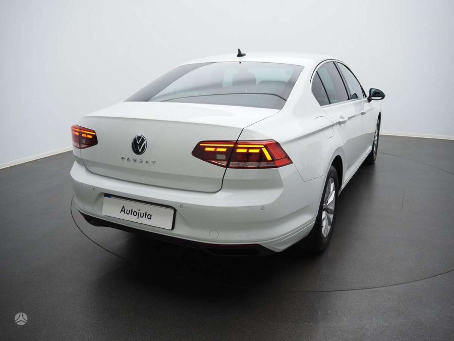 Balts Volkswagen Passat 2022 Viļņa, ar dzinēja tilpumu 1.50 L un nobraukumu 85 tūkst. km par 16600 €, foto 5 vietnē AUTOMOTO.COM.LV