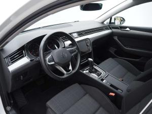 Balts Volkswagen Passat 2022 Viļņa, ar dzinēja tilpumu 1.50 L un nobraukumu 85 tūkst. km par 16600 €, foto 15 vietnē AUTOMOTO.COM.LV