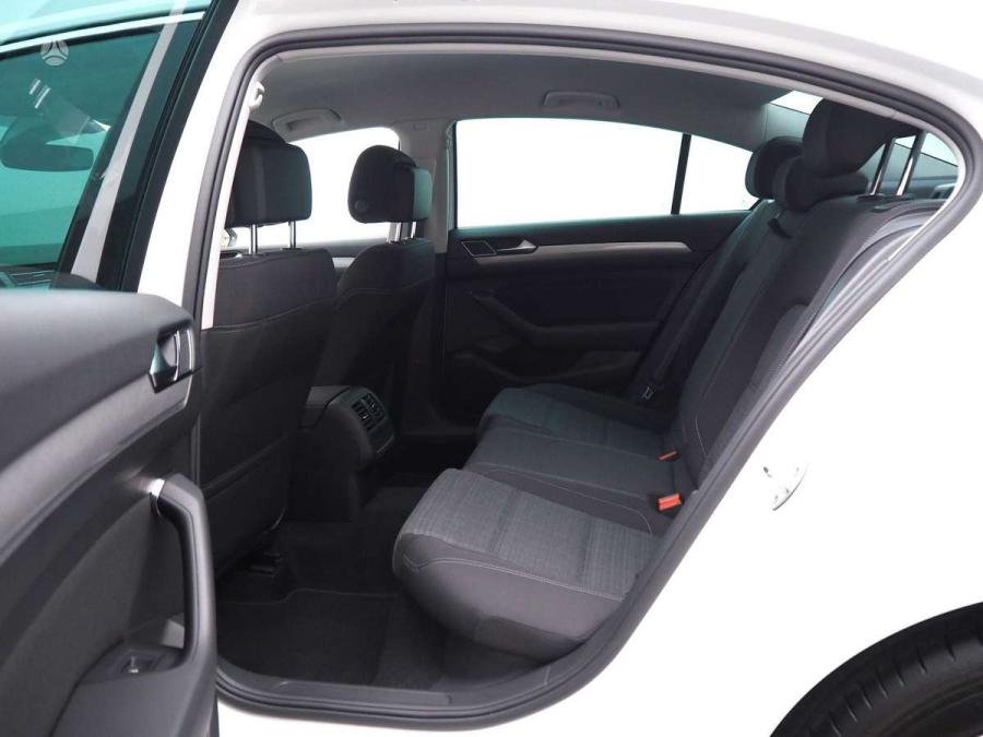Balts Volkswagen Passat 2022 Viļņa, ar dzinēja tilpumu 1.50 L un nobraukumu 85 tūkst. km par 16600 €, foto 17 vietnē AUTOMOTO.COM.LV