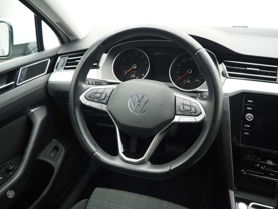 Balts Volkswagen Passat 2022 Viļņa, ar dzinēja tilpumu 1.50 L un nobraukumu 85 tūkst. km par 16600 €, foto 21 vietnē AUTOMOTO.COM.LV