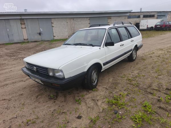 White Volkswagen Passat 1988 in Ignalina, with an engine capacity of 1.80 L and mileage of 199 thousand km for 1499 €, photo 1 on AUTOMOTO.COM.LV
