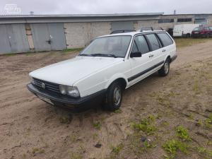 Balts Volkswagen Passat 1988 Ignalina, ar dzinēja tilpumu 1.80 L un nobraukumu 199 tūkst. km par 1499 €, foto  vietnē AUTOMOTO.COM.LV