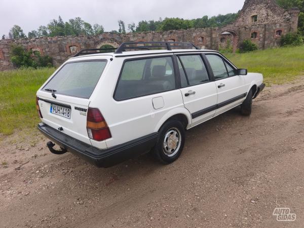 White Volkswagen Passat 1988 in Ignalina, with an engine capacity of 1.80 L and mileage of 199 thousand km for 1499 €, photo 2 on AUTOMOTO.COM.LV
