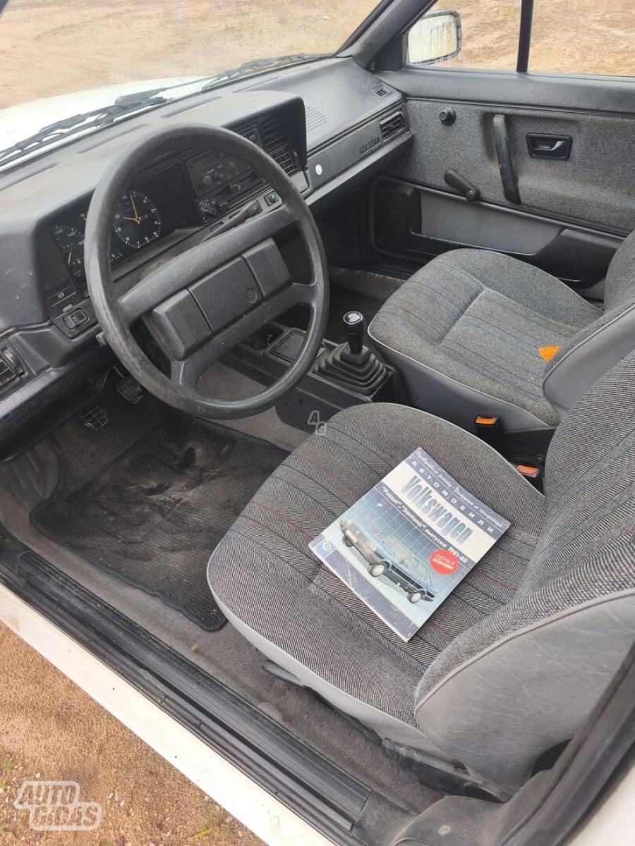 Balts Volkswagen Passat 1988 Ignalina, ar dzinēja tilpumu 1.80 L un nobraukumu 199 tūkst. km par 1499 €, foto 9 vietnē AUTOMOTO.COM.LV