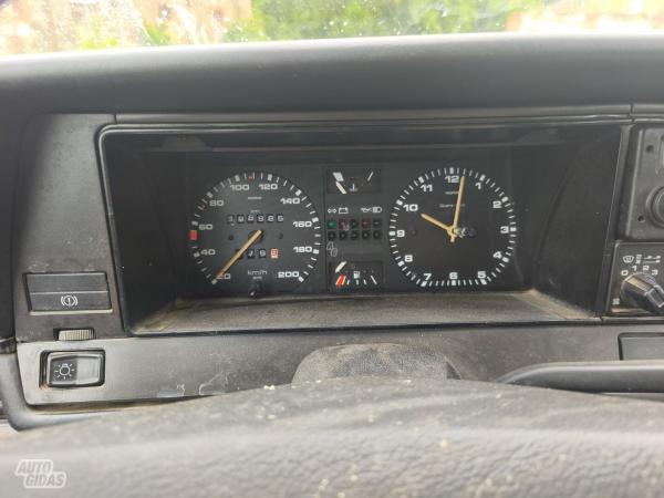 White Volkswagen Passat 1988 in Ignalina, with an engine capacity of 1.80 L and mileage of 199 thousand km for 1499 €, photo 9 on AUTOMOTO.COM.LV