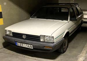 Balts Volkswagen Passat 1988 Viļņa, ar dzinēja tilpumu 1.78 L un nobraukumu 300 tūkst. km par 1700 €, foto 3 vietnē AUTOMOTO.COM.LV