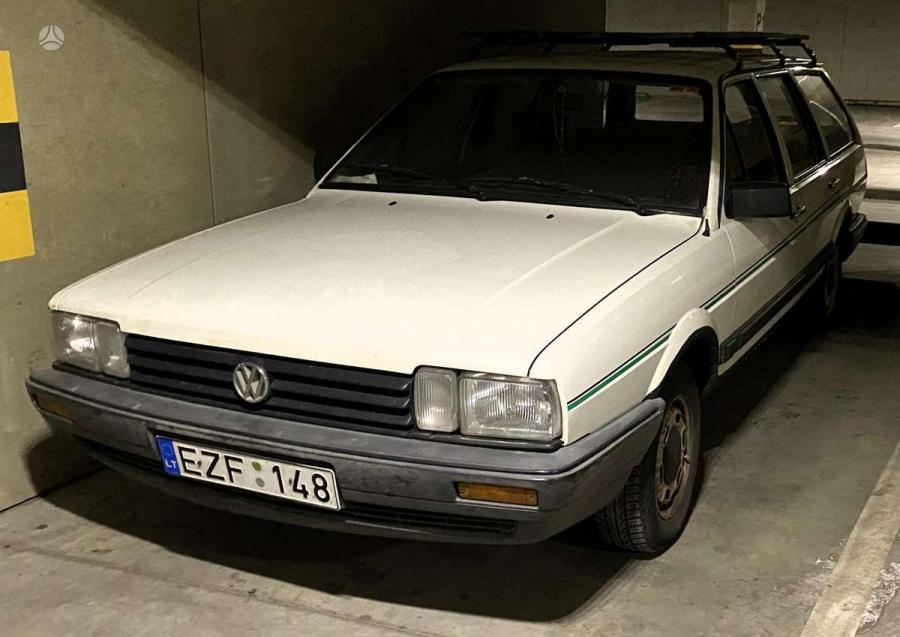Balts Volkswagen Passat 1988 Viļņa, ar dzinēja tilpumu 1.78 L un nobraukumu 300 tūkst. km par 1700 €, foto 3 vietnē AUTOMOTO.COM.LV