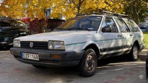 Balts Volkswagen Passat 1988 Viļņa, ar dzinēja tilpumu 1.78 L un nobraukumu 300 tūkst. km par 1700 €, foto 5 vietnē AUTOMOTO.COM.LV