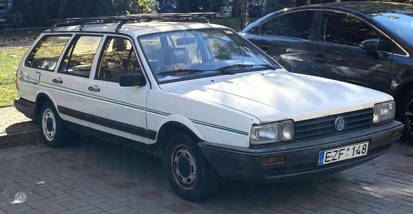 Balts Volkswagen Passat 1988 Viļņa, ar dzinēja tilpumu 1.78 L un nobraukumu 300 tūkst. km par 1700 €, foto 6 vietnē AUTOMOTO.COM.LV