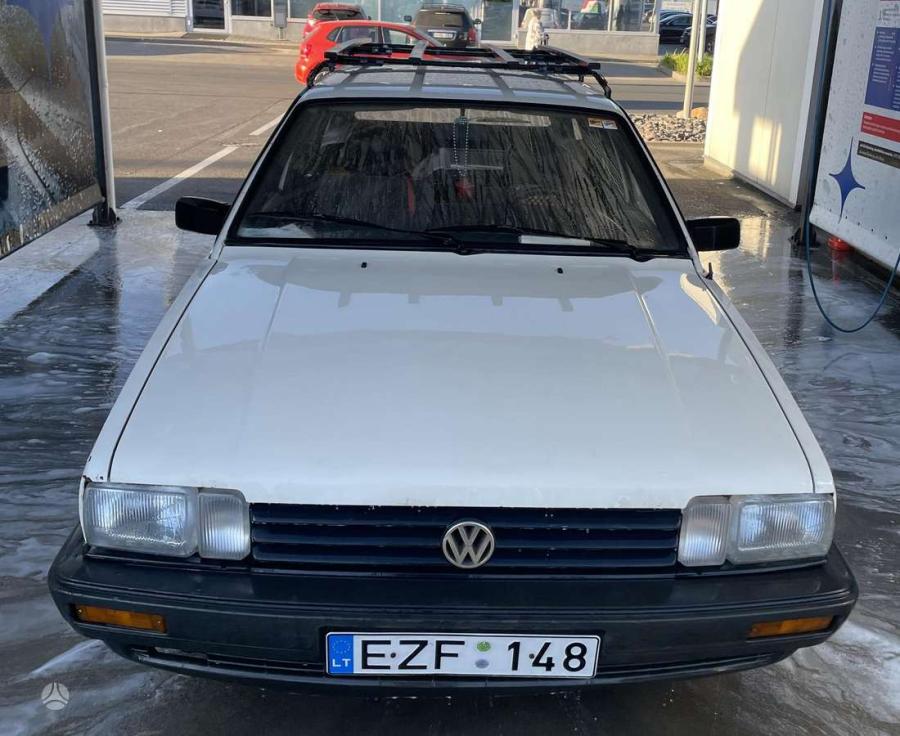 Balts Volkswagen Passat 1988 Viļņa, ar dzinēja tilpumu 1.78 L un nobraukumu 300 tūkst. km par 1700 €, foto 7 vietnē AUTOMOTO.COM.LV