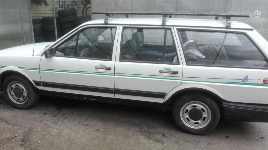 Balts Volkswagen Passat 1988 Viļņa, ar dzinēja tilpumu 1.78 L un nobraukumu 300 tūkst. km par 1700 €, foto 9 vietnē AUTOMOTO.COM.LV