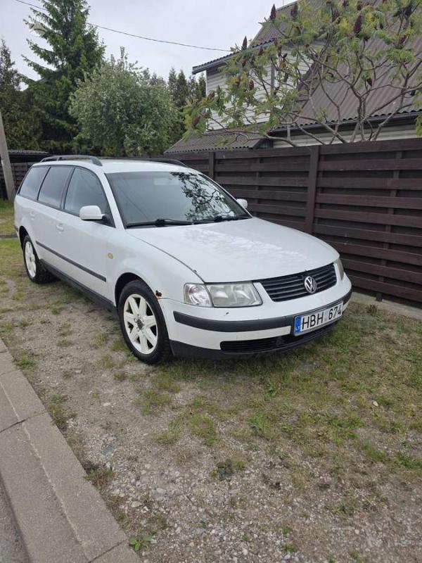 Balts Volkswagen Passat 1999 Klaipėda, ar dzinēja tilpumu 1.90 L un nobraukumu 360 tūkst. km par 550 €, foto 1 vietnē AUTOMOTO.COM.LV