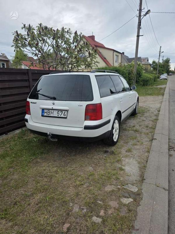 Balts Volkswagen Passat 1999 Klaipėda, ar dzinēja tilpumu 1.90 L un nobraukumu 360 tūkst. km par 550 €, foto 2 vietnē AUTOMOTO.COM.LV