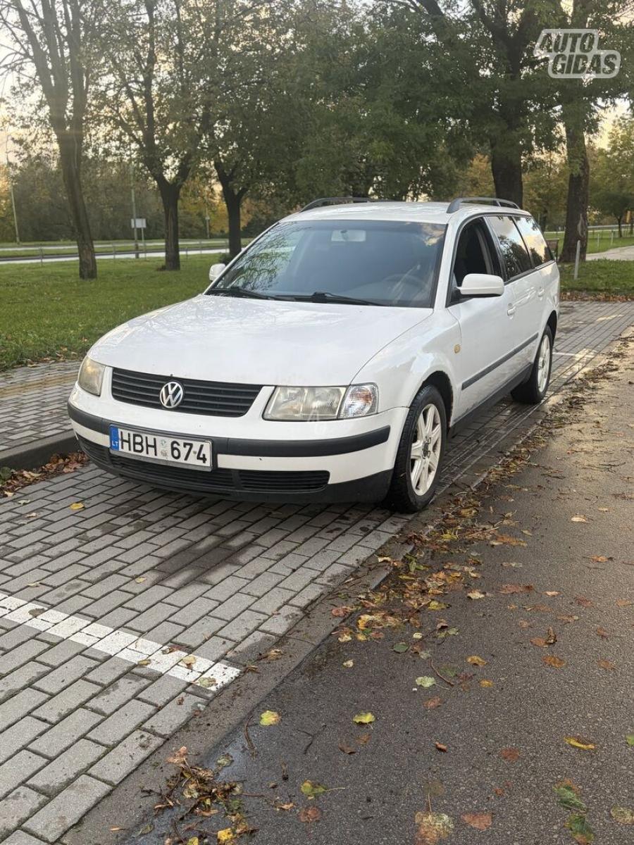 White Volkswagen Passat 1999 in Klaipeda, with an engine capacity of 1.90 L and mileage of 376 thousand km for 1000 €, photo 4 on AUTOMOTO.COM.LV