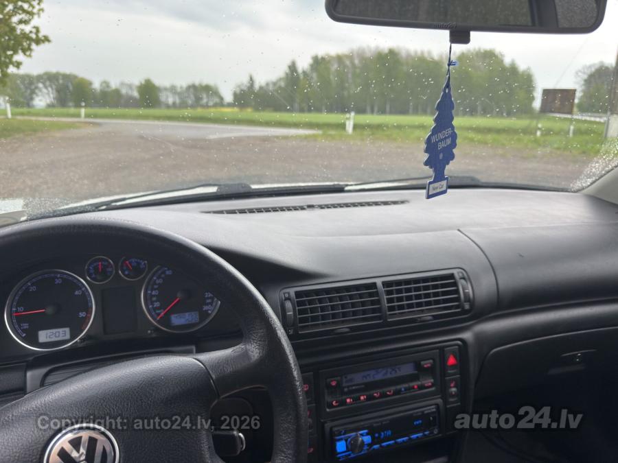 White Volkswagen Passat 2001 in Tallinn, with an engine capacity of 1.90 L and mileage of 490 thousand km for 1900 €, photo 13 on AUTOMOTO.COM.LV
