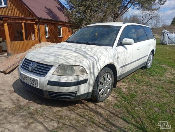 White Volkswagen Passat 2002 in Vilnius, with an engine capacity of 1.90 L and mileage of 300 thousand km for 1150 €, photo 1 on AUTOMOTO.COM.LV