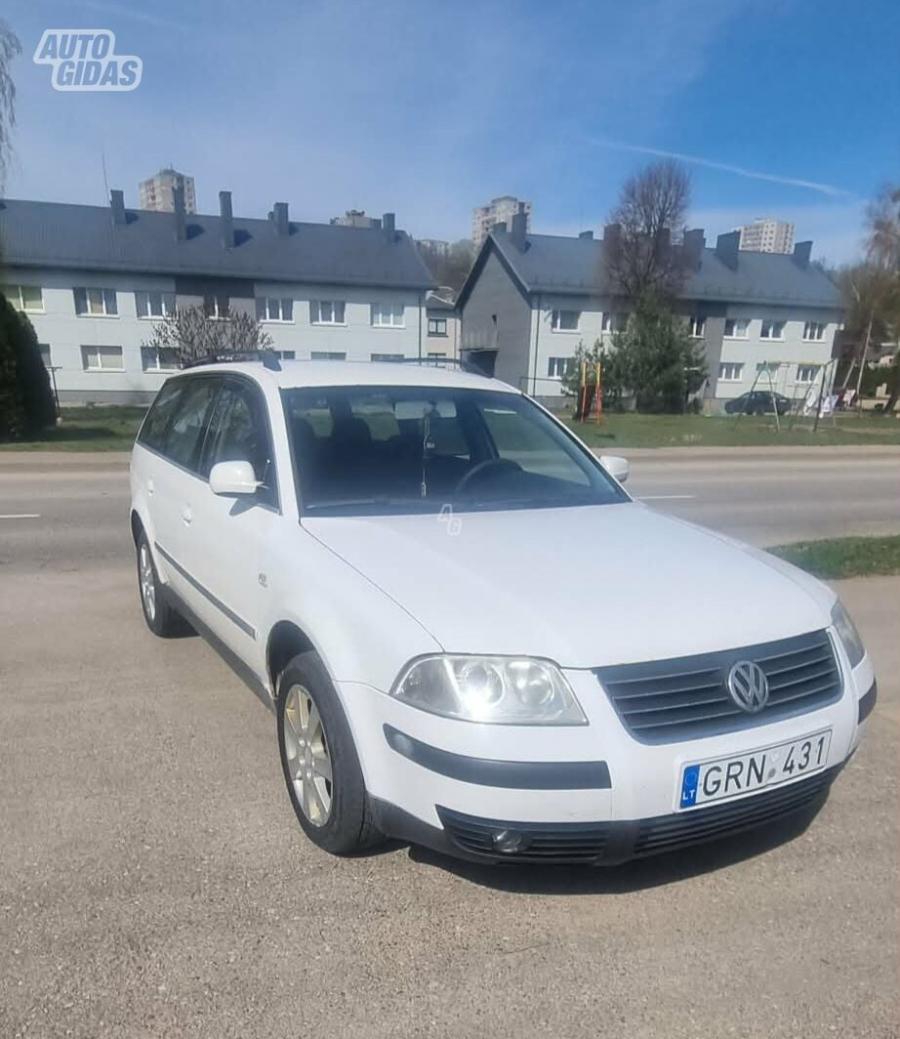 White Volkswagen Passat 2002 in Kaunas, with an engine capacity of 1.90 L and mileage of 284 thousand km for 1150 €, photo 1 on AUTOMOTO.COM.LV