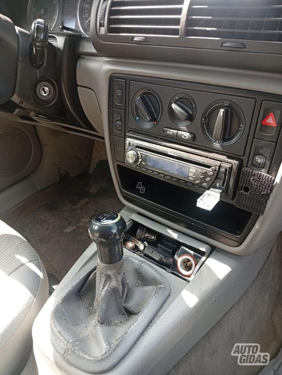 Balts Volkswagen Passat 2002 Viļņa, ar dzinēja tilpumu 1.90 L un nobraukumu 300 tūkst. km par 1150 €, foto 12 vietnē AUTOMOTO.COM.LV