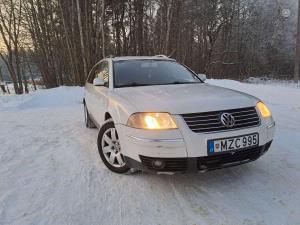 Balts Volkswagen Passat 2003 Viļņa, ar dzinēja tilpumu 2.50 L un nobraukumu 290 tūkst. km par 1340 €, foto  vietnē AUTOMOTO.COM.LV