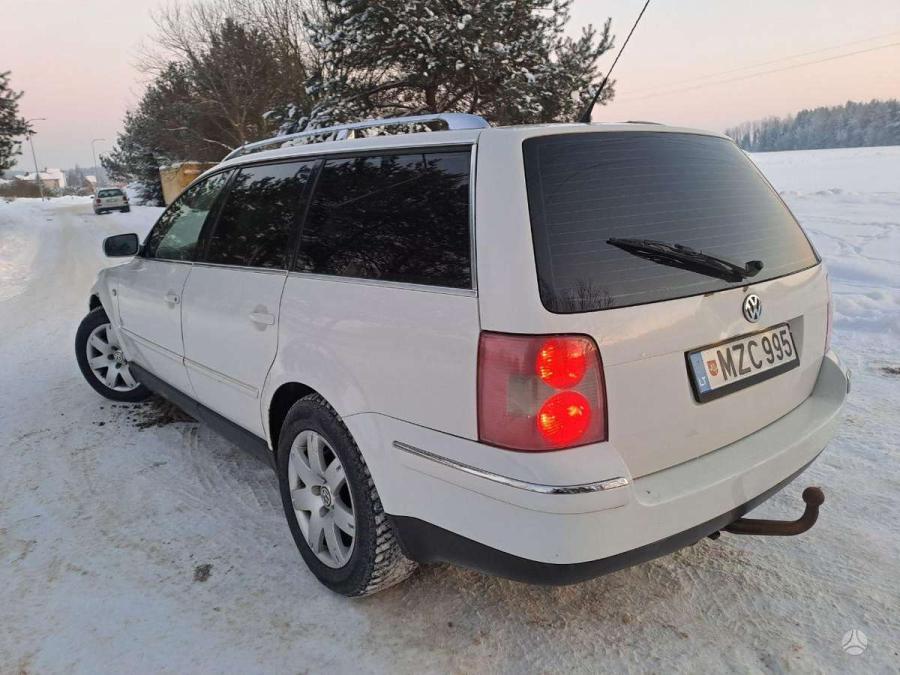 Balts Volkswagen Passat 2003 Viļņa, ar dzinēja tilpumu 2.50 L un nobraukumu 290 tūkst. km par 1340 €, foto 3 vietnē AUTOMOTO.COM.LV