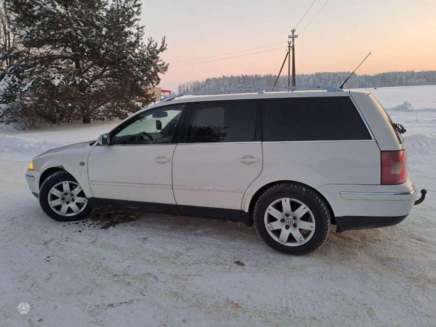 Balts Volkswagen Passat 2003 Viļņa, ar dzinēja tilpumu 2.50 L un nobraukumu 290 tūkst. km par 1340 €, foto 5 vietnē AUTOMOTO.COM.LV