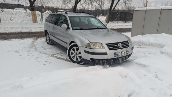White Volkswagen Passat 2003 in Vilnius, with an engine capacity of 2.00 L and mileage of 339 thousand km for 1450 €, photo 1 on AUTOMOTO.COM.LV