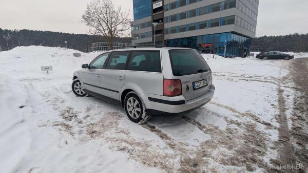 White Volkswagen Passat 2003 in Vilnius, with an engine capacity of 2.00 L and mileage of 339 thousand km for 1450 €, photo 3 on AUTOMOTO.COM.LV