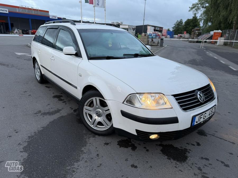 White Volkswagen Passat 2003 in Silute, with an engine capacity of 1.90 L and mileage of 451 thousand km for 1350 €, photo 1 on AUTOMOTO.COM.LV