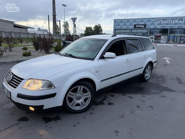 White Volkswagen Passat 2003 in Silute, with an engine capacity of 1.90 L and mileage of 451 thousand km for 1350 €, photo 2 on AUTOMOTO.COM.LV