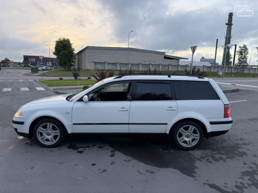 White Volkswagen Passat 2003 in Silute, with an engine capacity of 1.90 L and mileage of 451 thousand km for 1350 €, photo 4 on AUTOMOTO.COM.LV